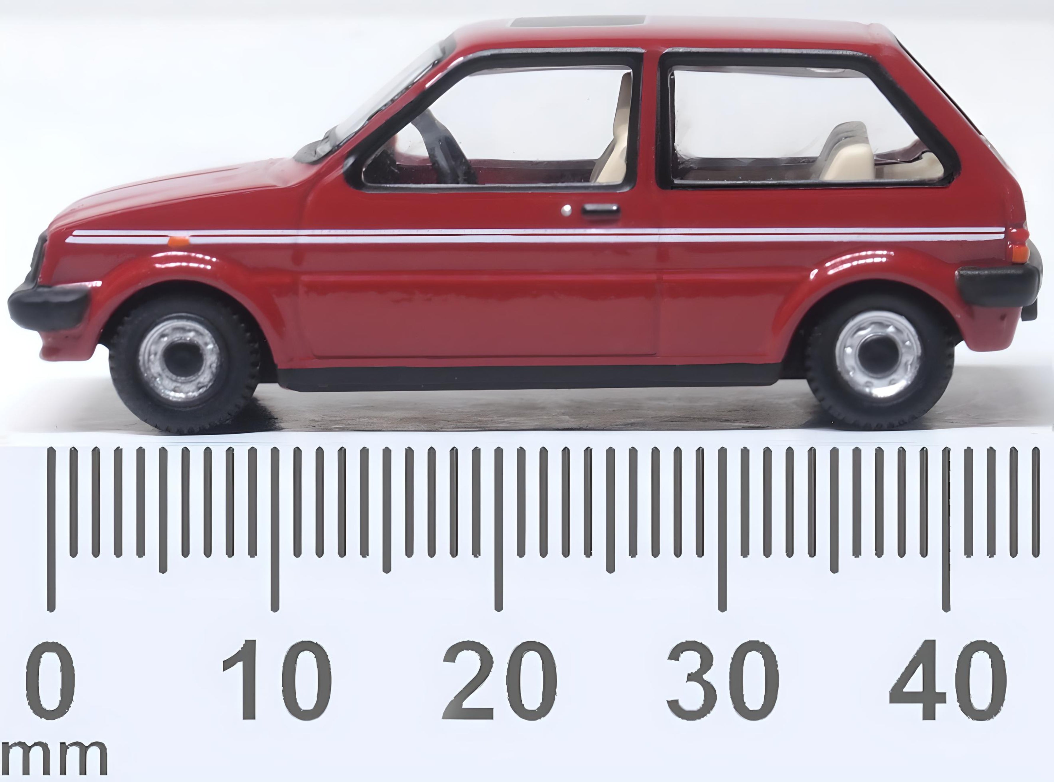 Oxford Diecast Austin Mini Metro Vermillion (Princess Diana)