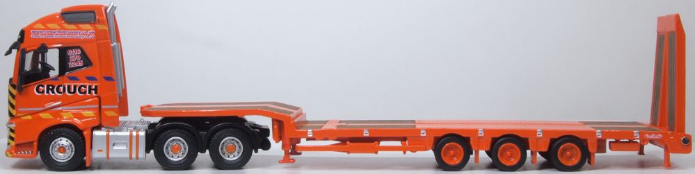 Oxford Diecast Volvo FH4 GXL Semi Low Loader Crouch Recovery