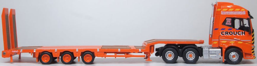 Oxford Diecast Volvo FH4 GXL Semi Low Loader Crouch Recovery