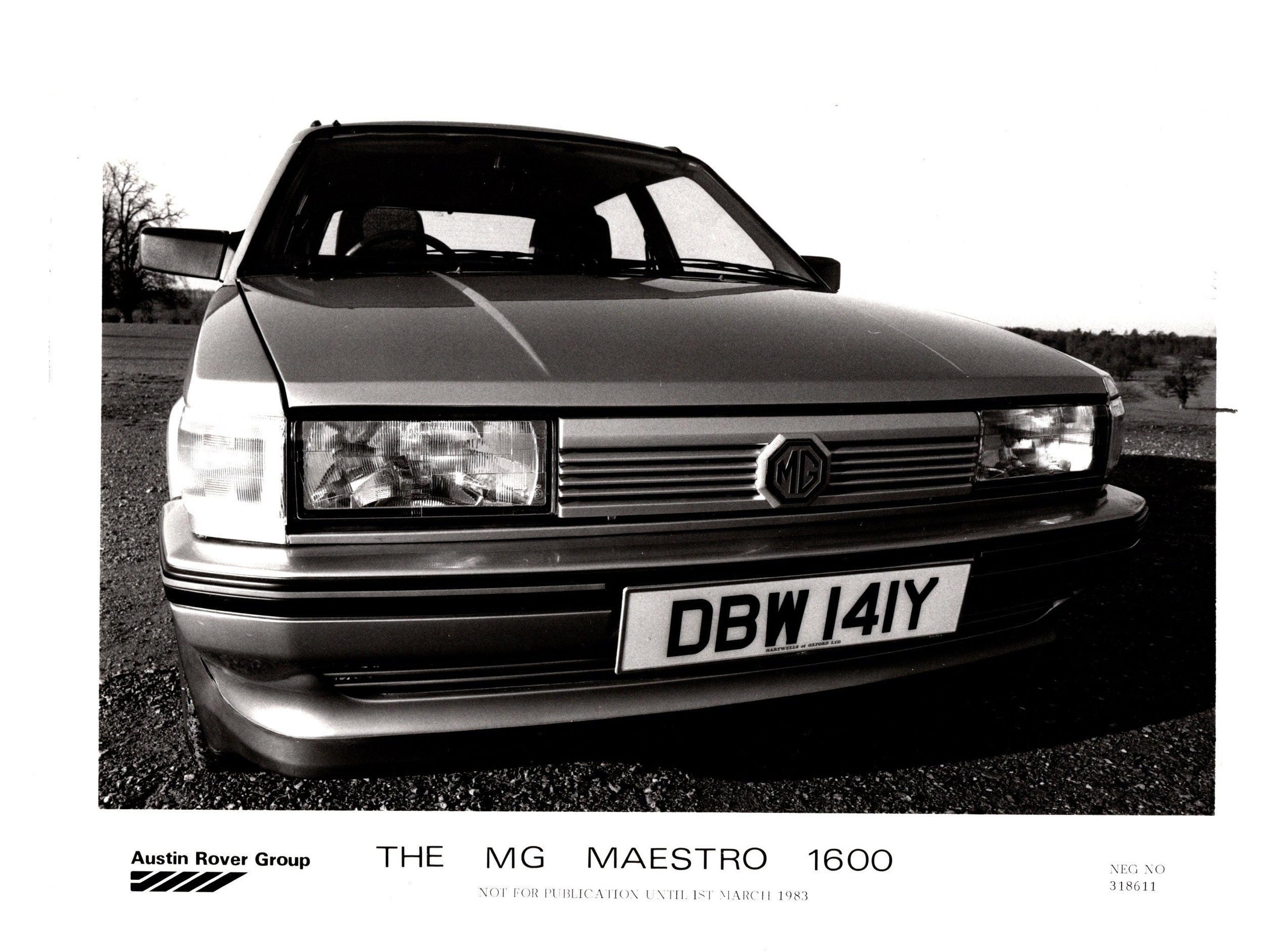 Oxford Diecast Austin Maestro Black