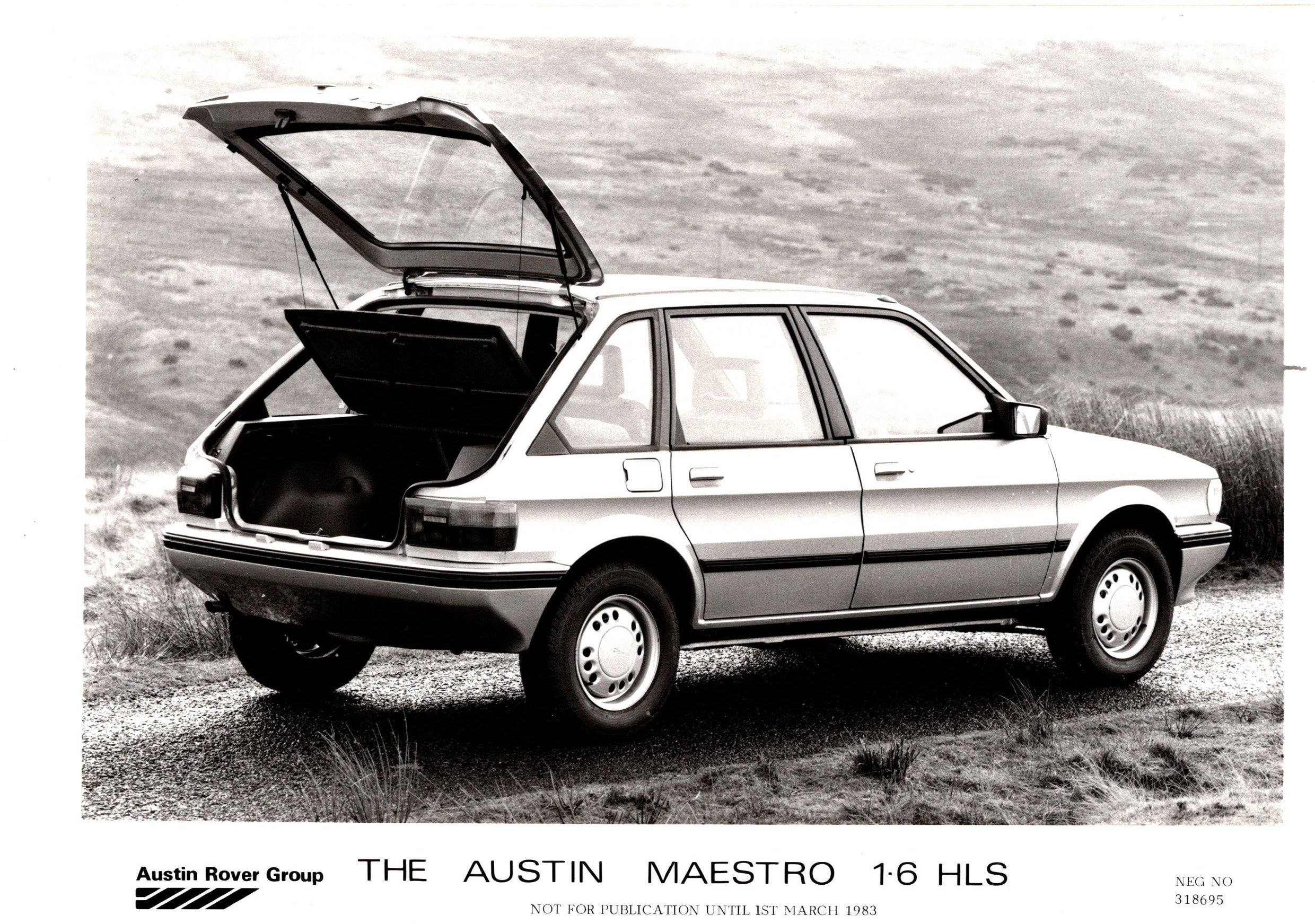 Oxford Diecast Austin Maestro Black
