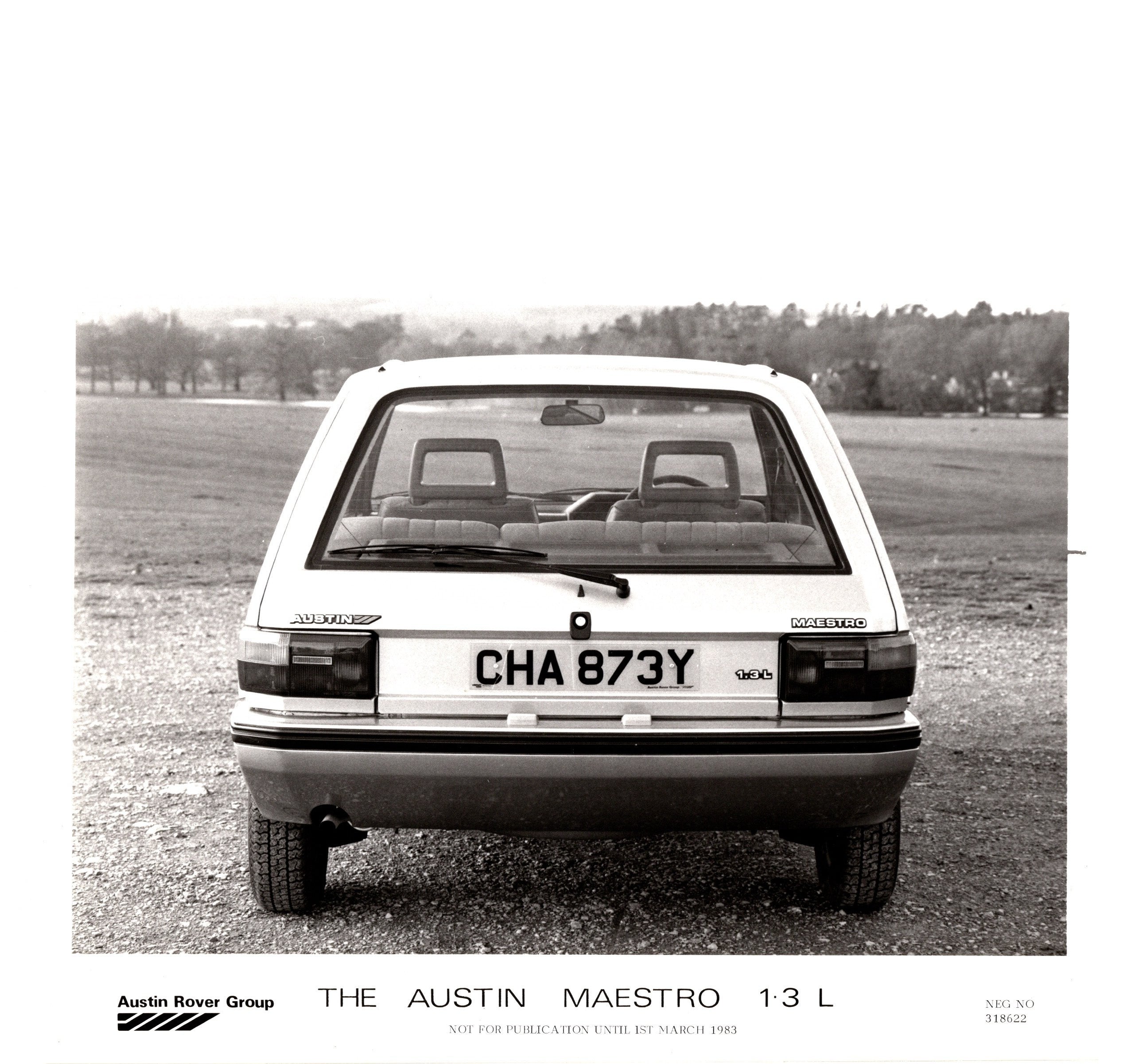 Oxford Diecast Austin Maestro Black